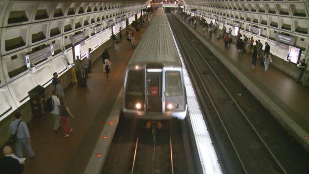 Metro stops using 4000-series railcars after discovering safety issue ...