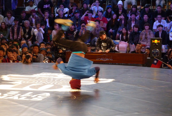 Kennedy Center hosts break dancing competition | wusa9.com