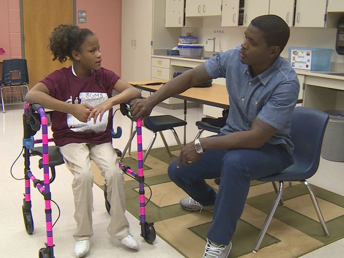 Teacher surprises student with new walker | wusa9.com