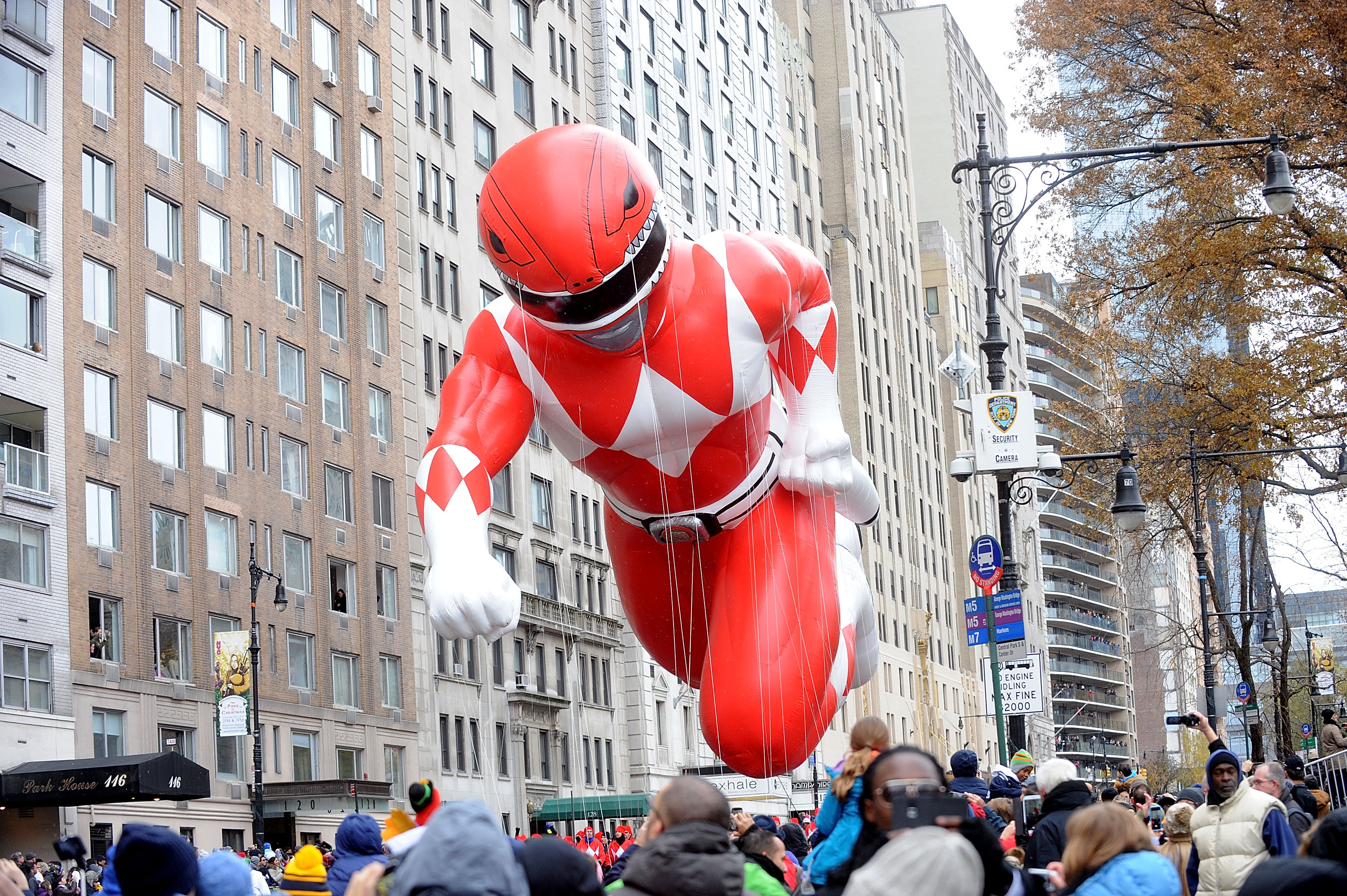 Crowds celebrate at Macy's Thanksgiving Day Parade | wusa9.com