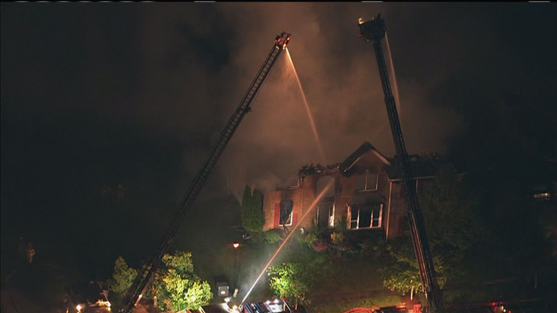 Crews battle house fire in Accokeek | wusa9.com