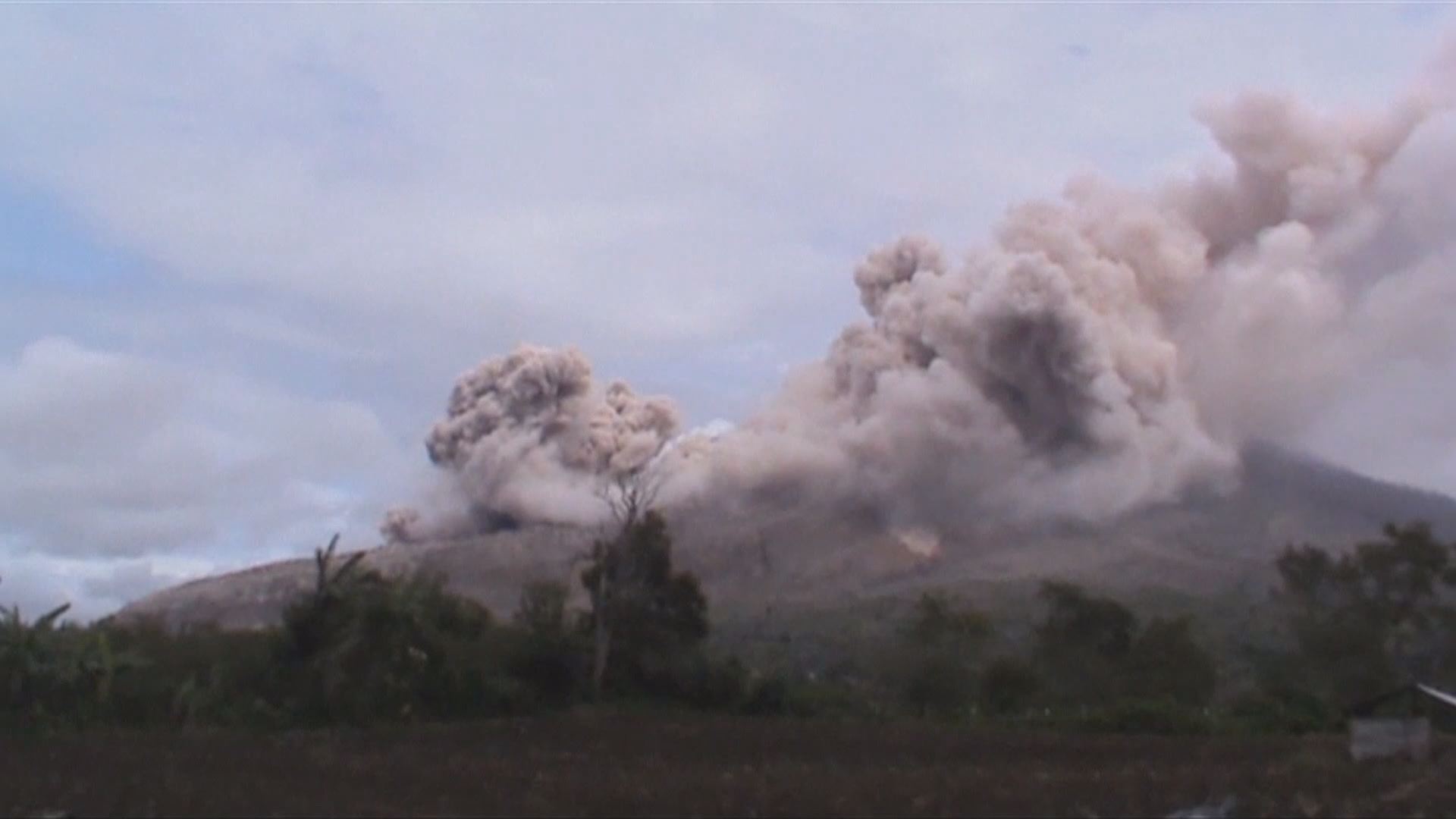 Indonesia volcano at high alert level | wusa9.com