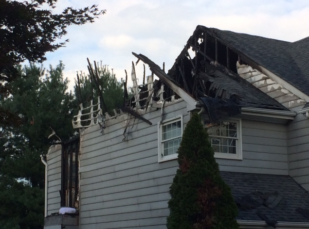 2 displaced in Manassas house fire | wusa9.com