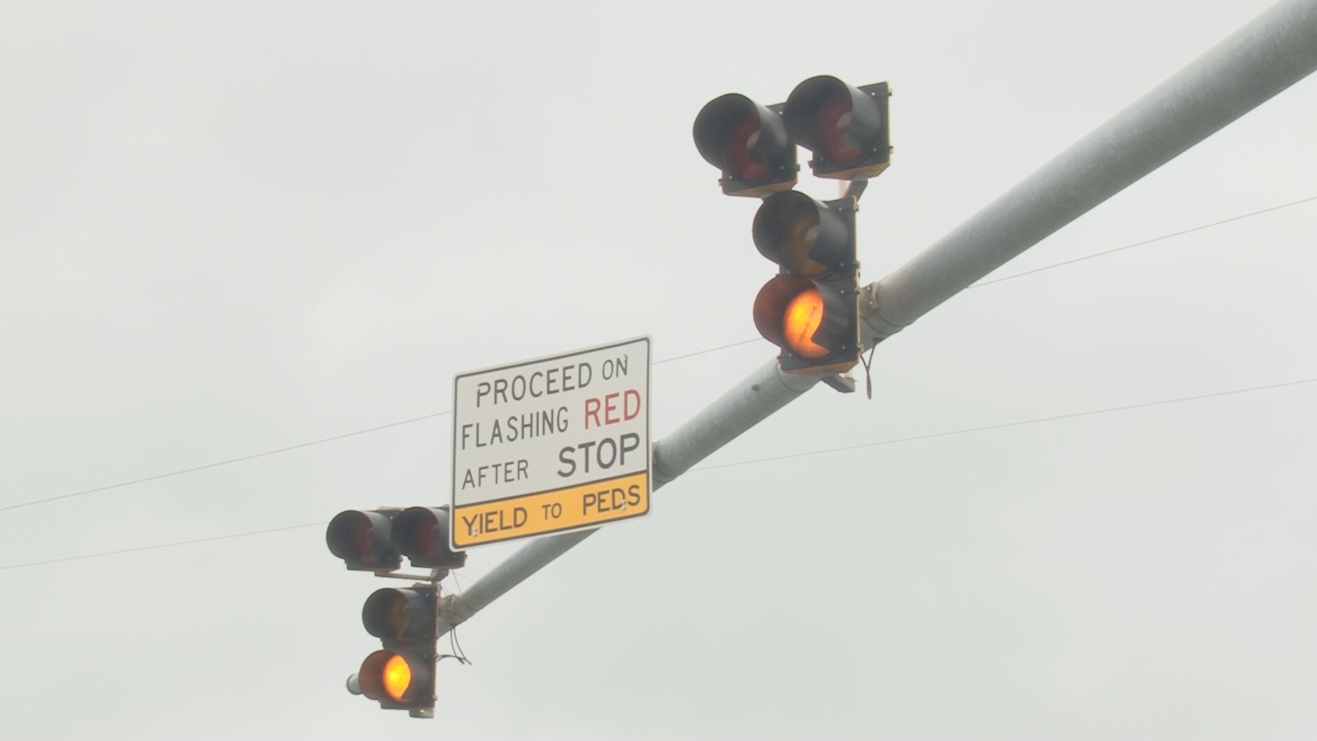 Calls for full stoplight after fatal accident at intersection | wusa9.com