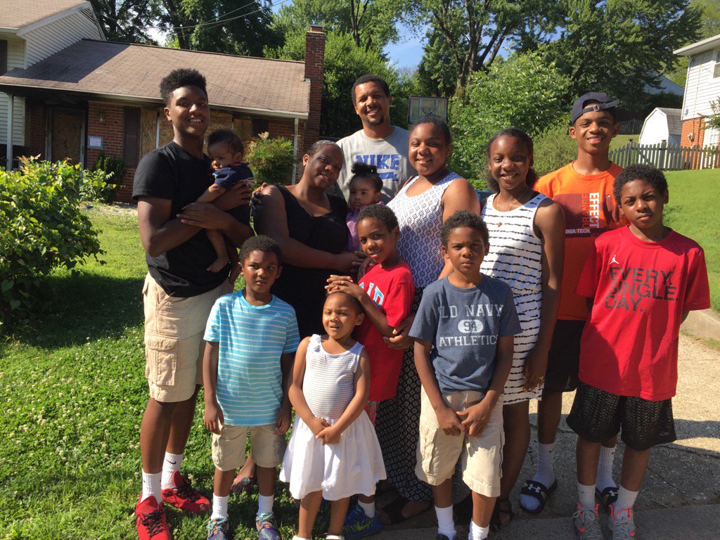 Community supports family of 13 after losing home to fire | wusa9.com