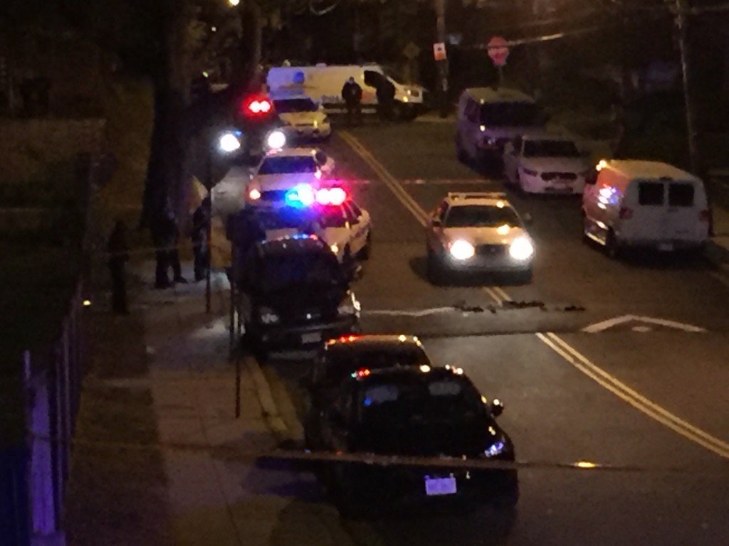 Suspect on the run after robbery, police chase, shooting | wusa9.com