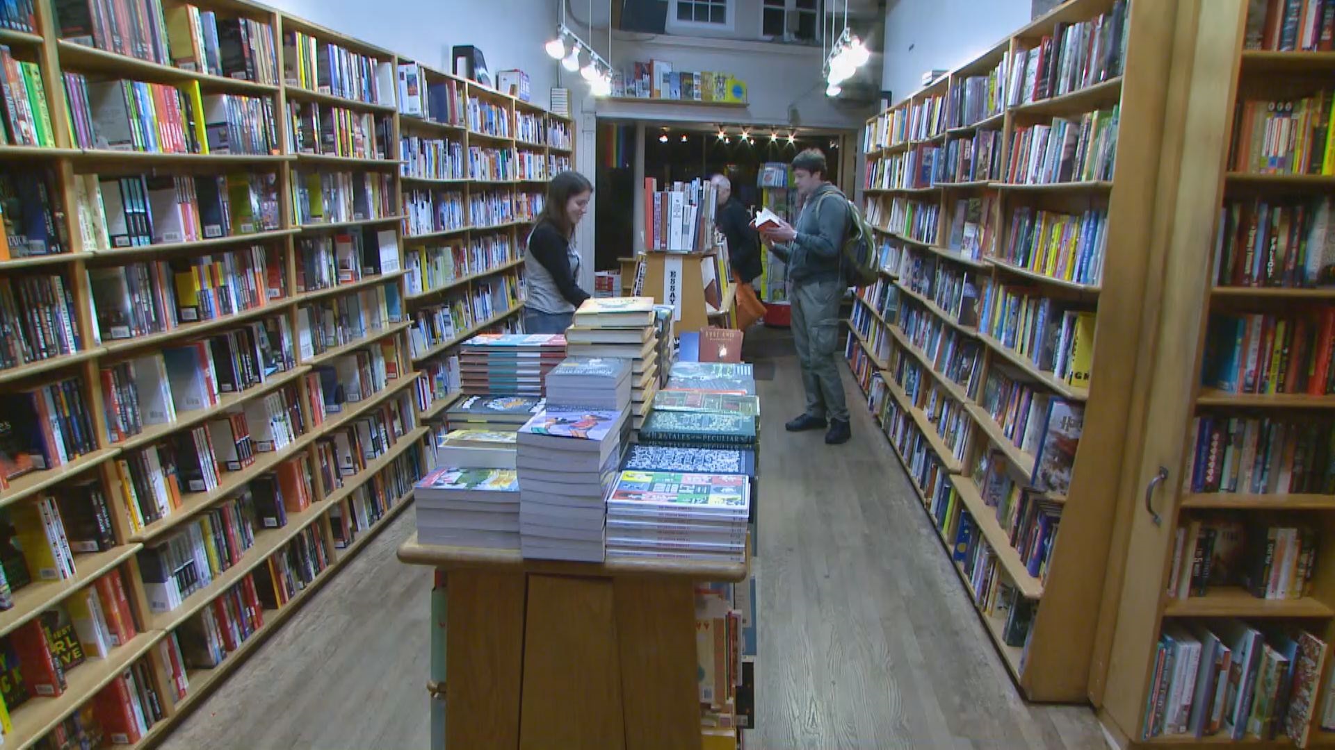 Under new ownership, iconic DC bookstore expands | wusa9.com