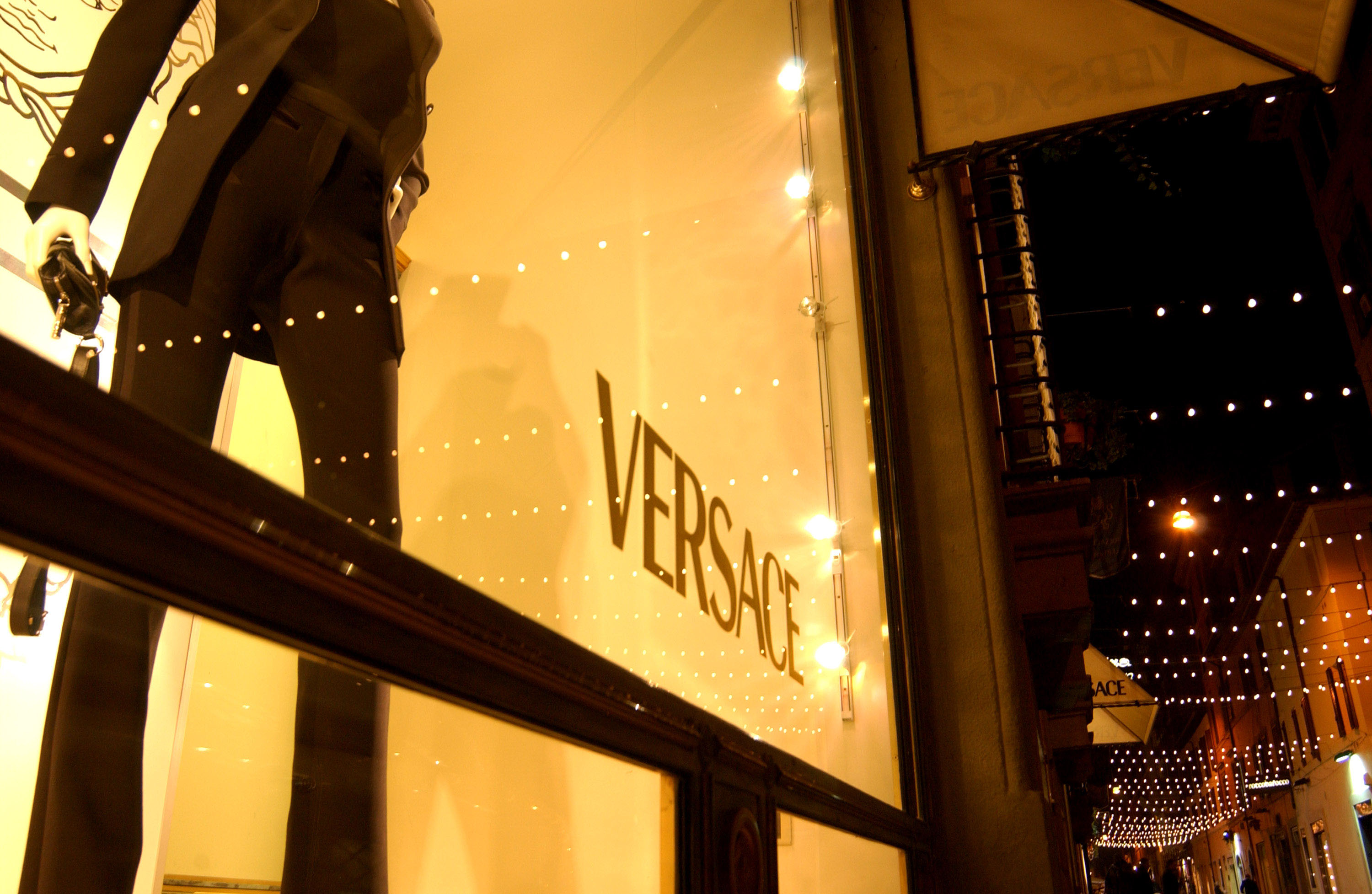 Ex-employee claims Versace used code for black customers | wtsp.com