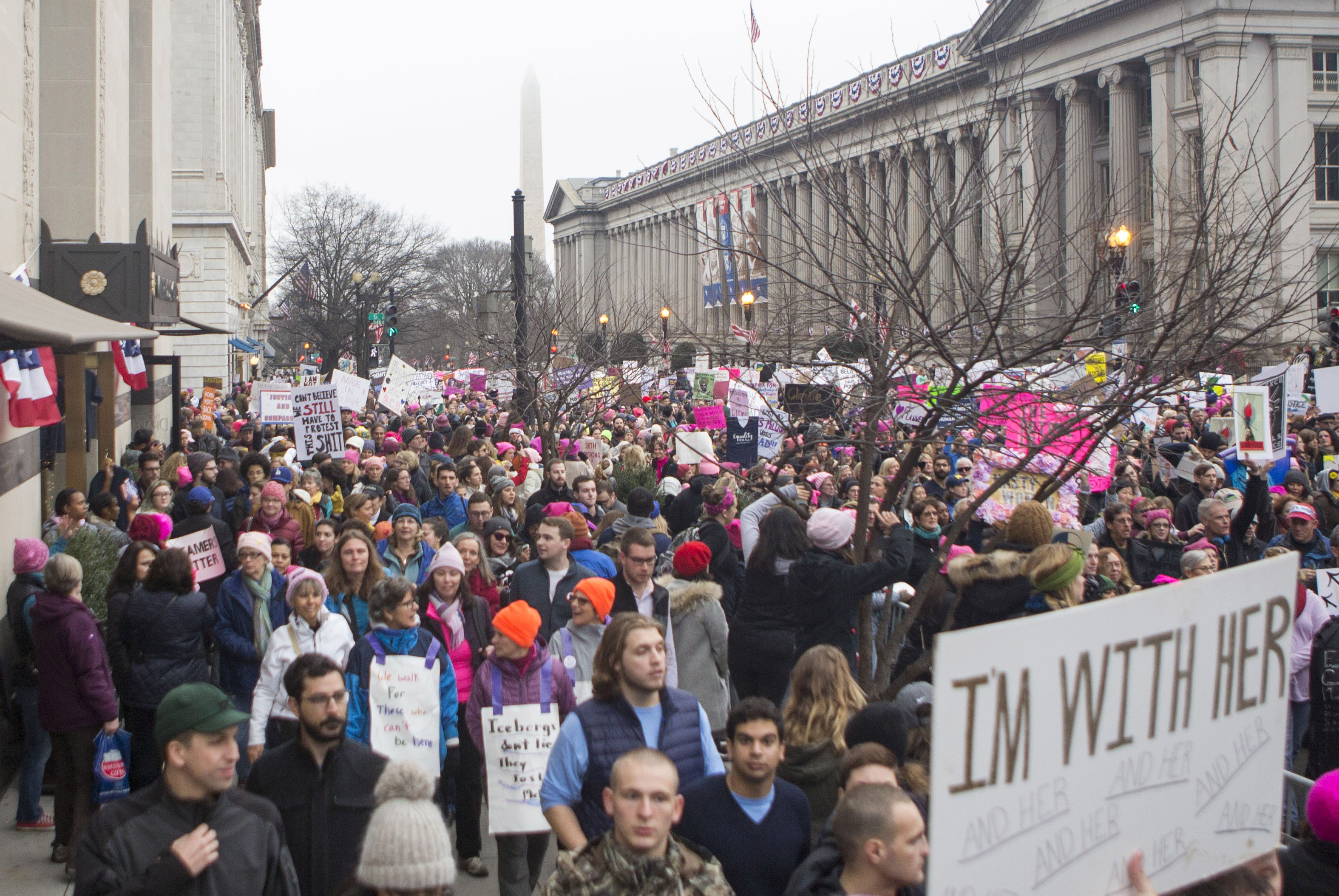 In Chicago, the rally grew so big that the march was canceled | khou.com