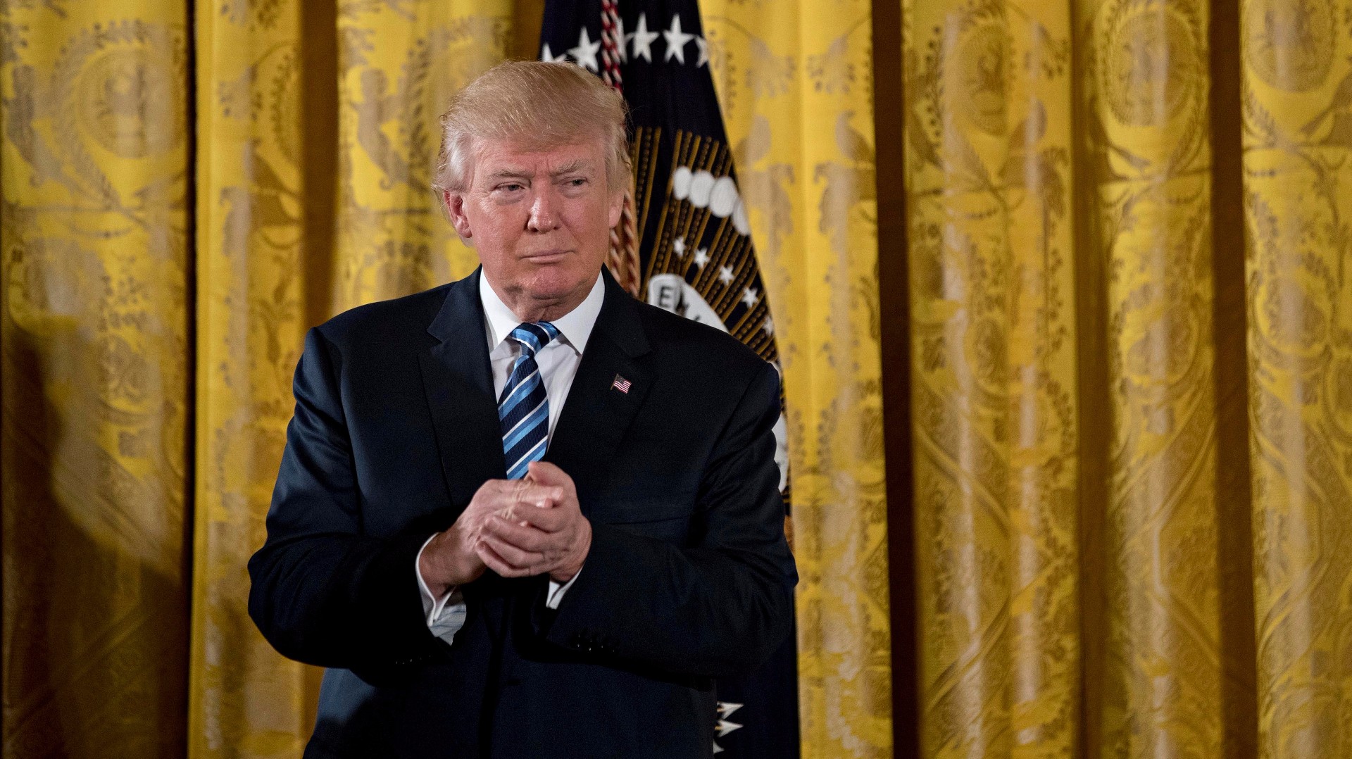 Trump prepares for busy Monday, pledges NAFTA changes, other executive ...