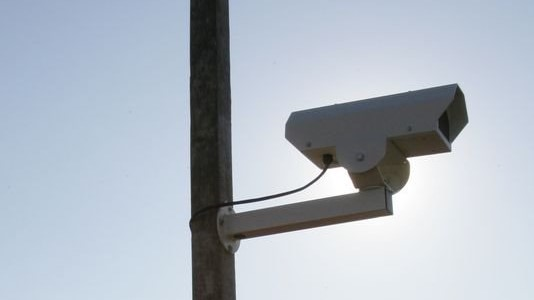 Red light cameras will stay for at least another year | wwltv.com