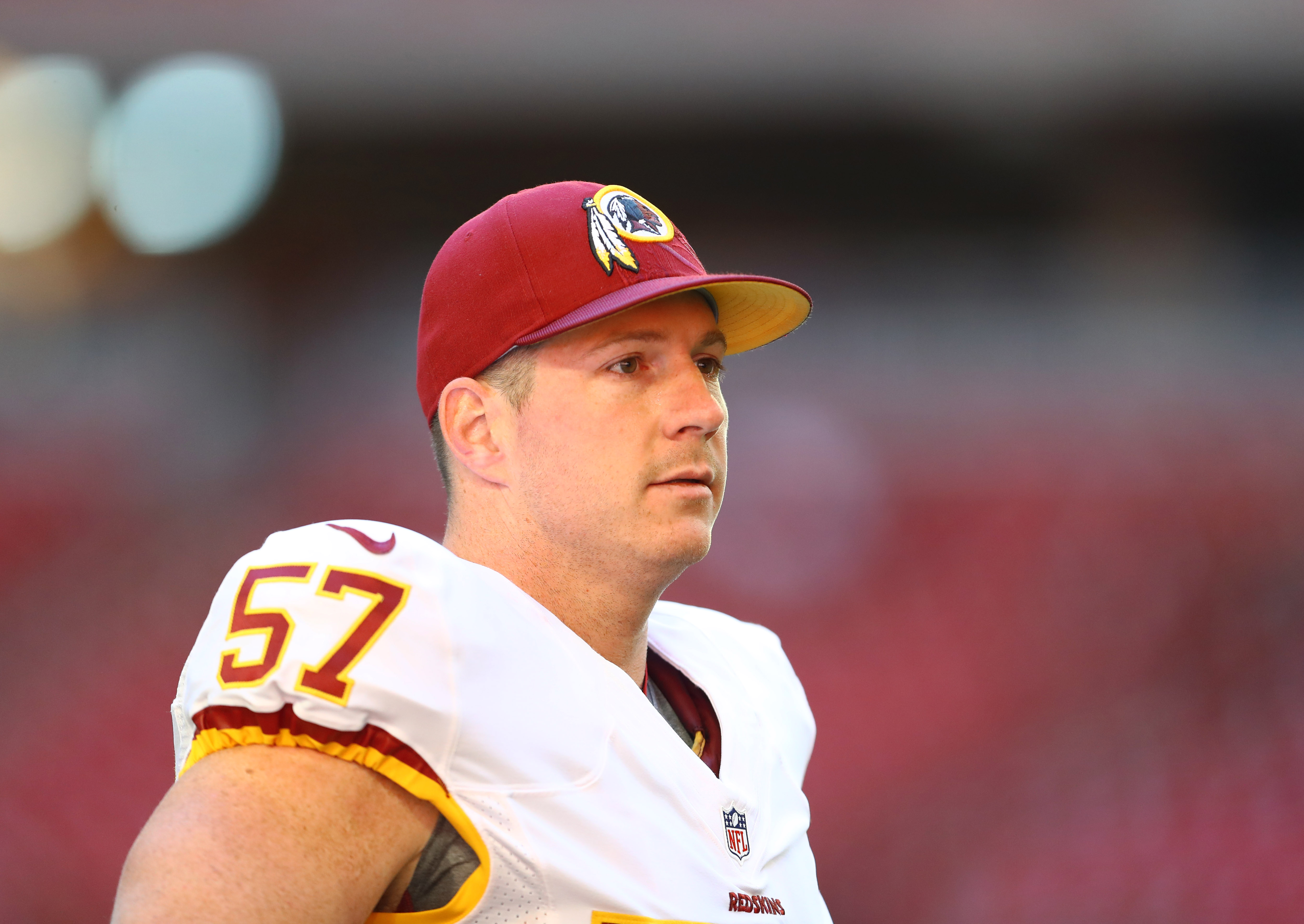 Redskins player snaps to laundry duty for homeless children | wusa9.com